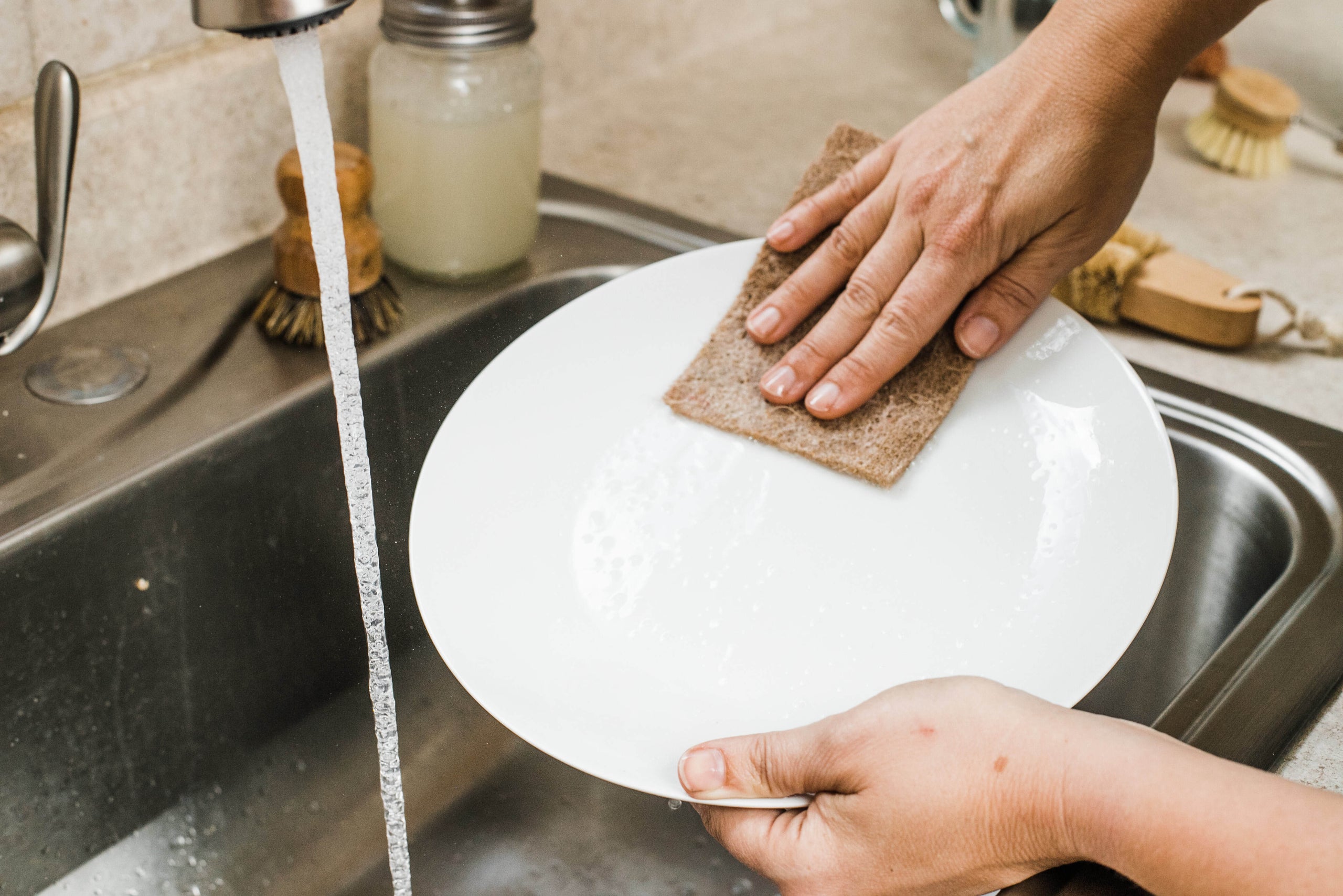 Coconut scrub (sponge) | Bee Joyful Shop